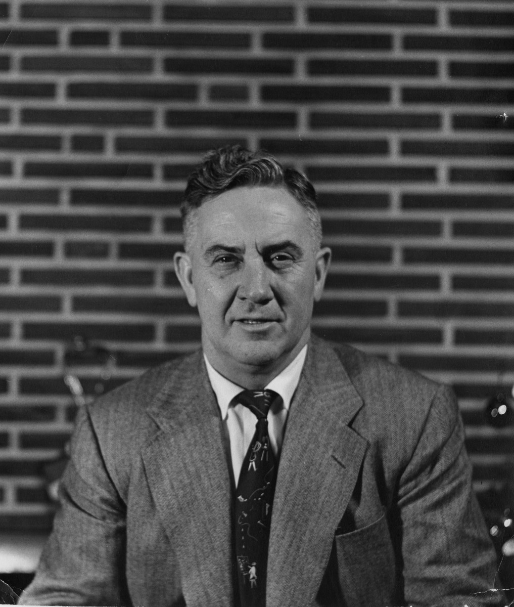 Frank McMahon | Canadian Horse Racing Hall of Fame